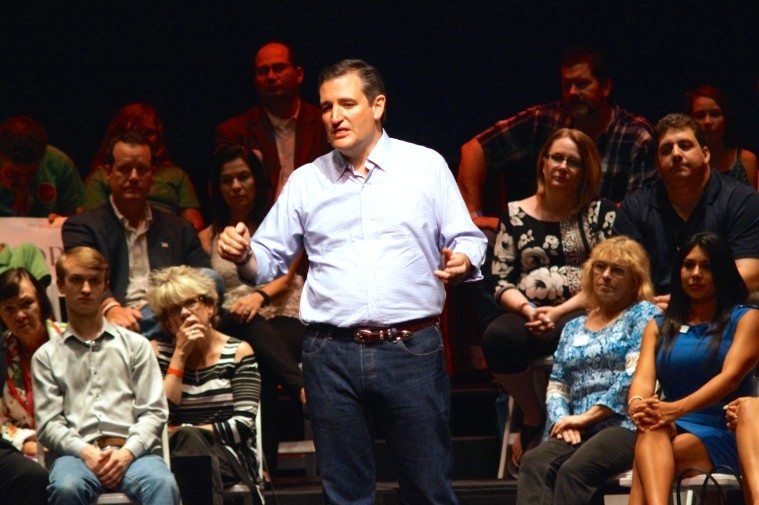 Texas Senator Ted Cruz Courts Tea Party, Channels Trump