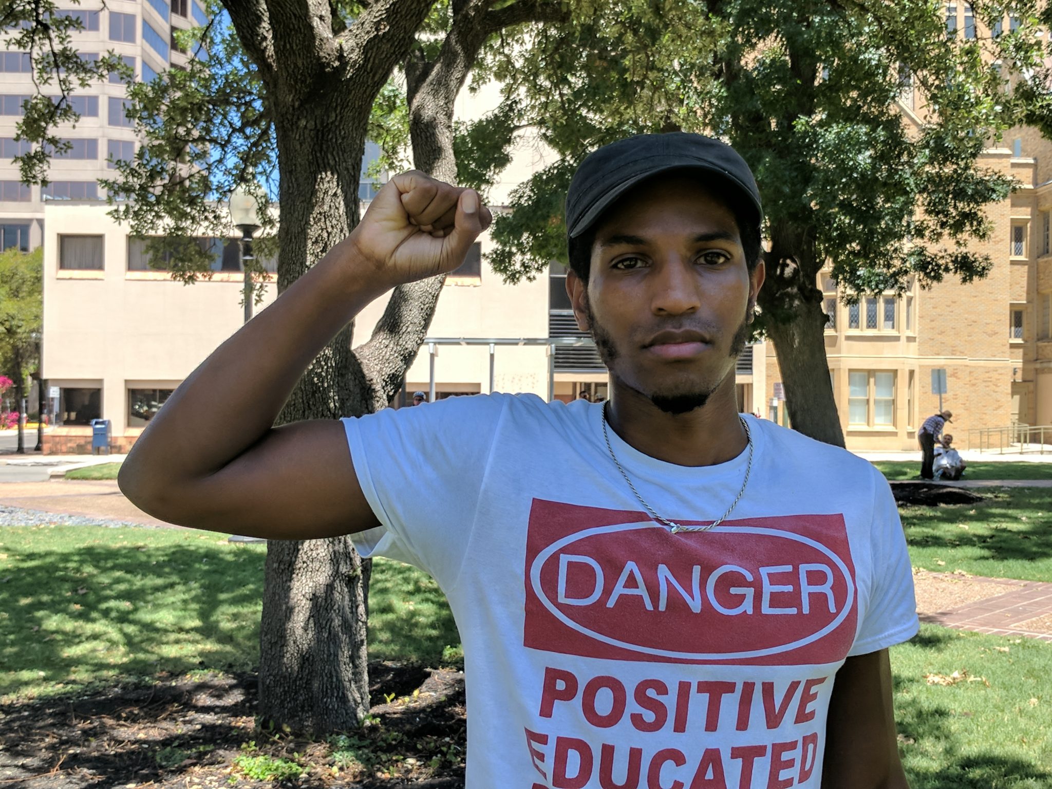 Hundreds Clash over Confederate Monument in San Antonio